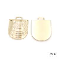 China Custom Shield Shape Zinc Alloy Metal Hanging Emblem Bag Logo Tag 35x27mm for sale