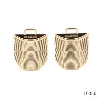 China Custom Shield Shape Zinc Alloy Metal Hanging Emblem Bag Logo Tag 35x27mm for sale