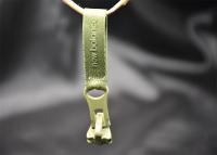 China Custom Metal Zip Sliders with Woven Labels for Garments & Backpacks - 500pcs MOQ, 15-Day Production for sale