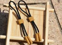 China Custom 3D Logo Plastic Zip Puller for Garments - 2.0-2.5mm String with 15kg Tensile Strength for sale