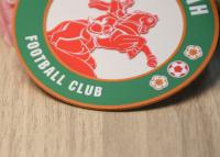 China Custom Raised Silicone Logo Patches on White Microfibre Background for Garments OEM for sale