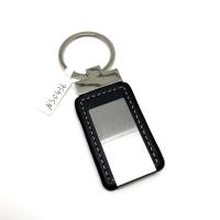 China Classic Leather Keychain Holder With Customized Pattern Packaged In Polybag for sale