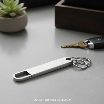 China Minimalist Silver Metal Keychain Holder Modern Durable Accessory Perfect for Keeping Keys Secure and Organized for sale