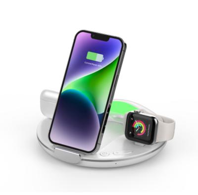 China 4-in-1 Magnetic wireless chargers,15W Phone, 2.5W Watch, 5W Earbuds Charging, Black/White for sale