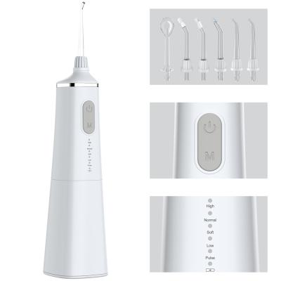 China Rechargeable IPX7 Portable Oral Irrigator 240ml 300ml Water Tank 2000mAh for sale