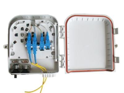 China Outdoor 8 Ports Fiber Optic Distribution Box IP65 Wall Mount FTTH 1:8 Splitter for sale
