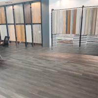 China Grey LVT Piso Vinilico 5mm SPC Vinyl Flooring with Underlay Included for sale