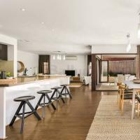 China Luxury Vinyl Plank Stone SPC Flooring Eco-friendly Easy Click Installation Best Offered for sale