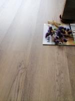 China 4mm SPC Flooring Waterproof and Wear Resistant for Heavy-Duty Commercial Applications for sale