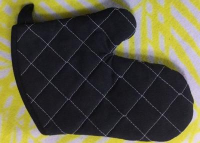 China Hook Design Cotton Kitchen Gloves Heat Resistant   Good Water Absorbtivity for sale