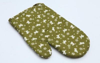 China Cotton Heat Resistant Oven Mitts Customized Patterns  For Microwave Oven for sale