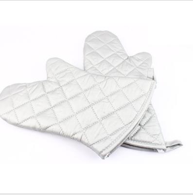 China Waterproof Protective Silver Oven Mitts Hook Design For  Indoor  Outdoor for sale