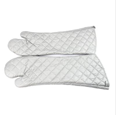 China Colorful  Silver Oven Mitts  Heat Insulation  Soft Feel Flexible Operation for sale