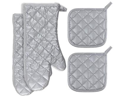 China Waterproof Protective Silver Oven Mitts Heat Insulation Customized Patterns for sale