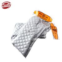 China Baking Microwave Cotton Silver Oven Gloves Fireproof for sale