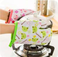 China Kitchen Microwave Polyester Heat Resistant Oven Gloves Slip Resistant for sale