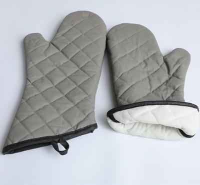 China Quilted Terry Cloth Lining Heat Resistant Kitchen Gloves Flame Retardant Coating for sale