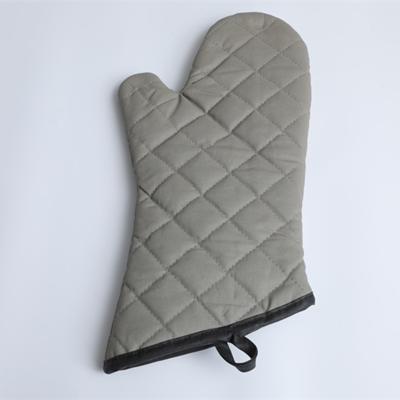 China Quilted Terry Cloth Lining Heat Resistant Oven Mitts Flame Retardant Coating for sale