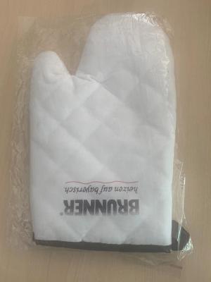 China Cute Cotton Heat Resistant Sublimation Cooking Oven Mitts for sale