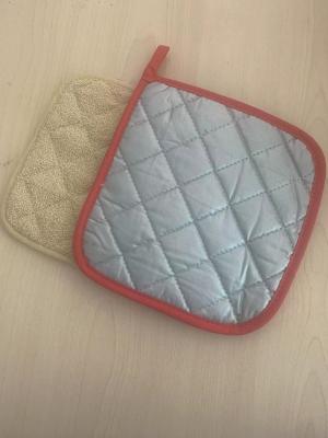 China Heat Resistant Customized Color And Design Oven Mitts Kitchen Cotton Pot Holder for sale