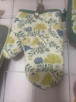China Heat Resistant Protect Hand Printed Polyester Oven Mitt Pot Holder Set for sale