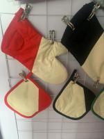 China Protect Hand Polyester Oven Mitts And Pot Holders Set Heat Resistant Printed for sale