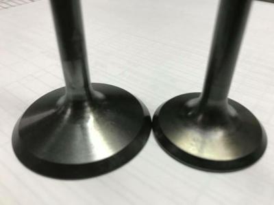 China Durable Tractor Engine Parts Exhaust Valve For Kubota V1502-B Inlet Size 33 * 8 * 101.5mm for sale