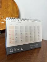 China Custom PMS Color UV Varnish Paper Desk Calendar 128gsm with Custom Sizes for sale