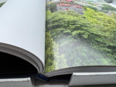 China Custom CMYK Hard Cover Photo Book Printing Saddle Stitching 21cm for sale
