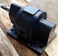 China API 7K  2S Gear Oil Pump F1000 Mud Pump Spare Parts BOMCO Portable Oil Pump for sale