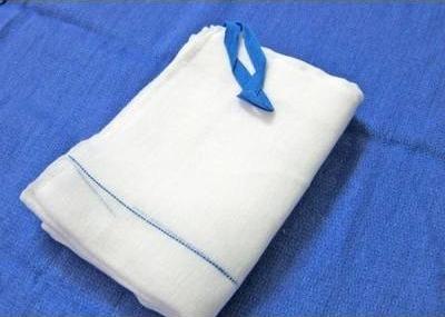 China 100% Bleached Cotton 4x4 Non Sterile Gauze Pads For Clean And Cover Minor Wounds for sale