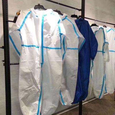 China PP And PE 50gsm Surgical Gown Disposable Comfortable for sale