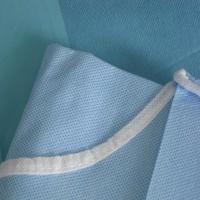 China Breathable 60 Gsm Surgical Disposable Gowns Block The Penetration Of Blood for sale
