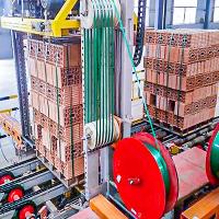 China Horizontal Vertical Automatic Setting Robot Belt Strapping And Packaging System for sale
