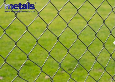 China 7 Feet Galvanized Chain Link Mesh Fence Dimond Shape Opening Fence ODM for sale