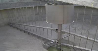 China 11M Rotating Sludge Scraper System for WWTP Second Sedimentation Tank Clarifier 0.55kW for sale