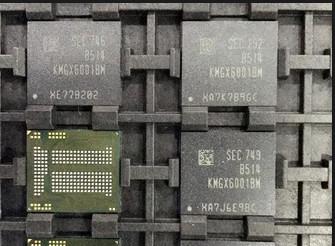 China KMGX6001BM-B514 EMCP Memory Chip 32GB eMMC 5.1 with 24Gb LPDDR3 1866MHz 221FBGA Package for sale