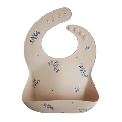 China Easy To Clean BPA Free Dust Proof Silicone Baby Bib Safe In Freezer for sale