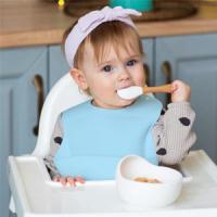 China Boiling Water Safe Dust Proof Baby Feeding Silicone Apron Sturdy Allergy Friendly for sale