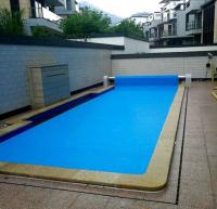 China PC 8X4M Automatic Swimming Pool Cover With A Roller for sale