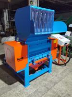 China 37kw Industrial Foam Crusher with 250kg/H Capacity and 350x650mm Feeding Size for Textile and Foam Materials for sale