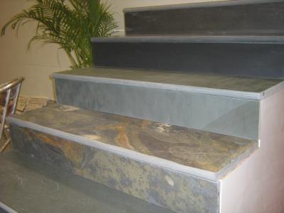 China Chinese Rusty Multicolor Slate Steps Bullnose Natural Cleft Surface Custom Size 2780kg/m3 for sale