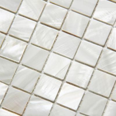 China Handmade Freshwater Sea Shell Wall Mosaic 20x20mm 305x305mm Natural Elegant Decor for sale