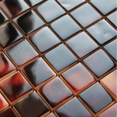 China Handmade Cattle Ear Shell Mosaic Tile 15x15mm Square Pieces 305x305mm Sheet for sale