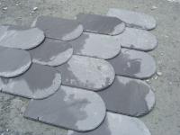 China Dark Grey Black Slate Roof Tiles 400x250mm Natural Split Stone Roofing Material ASTM Certified for sale