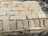 China Sesame Yellow Granite Random Stone Veneer Natural Ledgestone Field Stone 60kg per m2 for sale