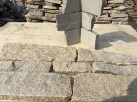 China Sesame Yellow Granite Random Stone Veneer Natural Ledgestone Field Stone 60kg per m2 for sale