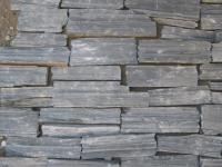 China Natural Black Slate Stone Veneer Fieldstone Wall Cladding 60kg per m2 2-3cm Thick for sale