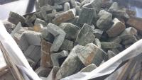 China Rustic Quartzite Field Stone Natural Random Stone Veneer Quartzite Stone Cladding for sale
