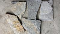 China Blue Quartzite Random Flagstone 2-3.5cm Thick Irregular Crazy Stone for Patio Flooring for sale